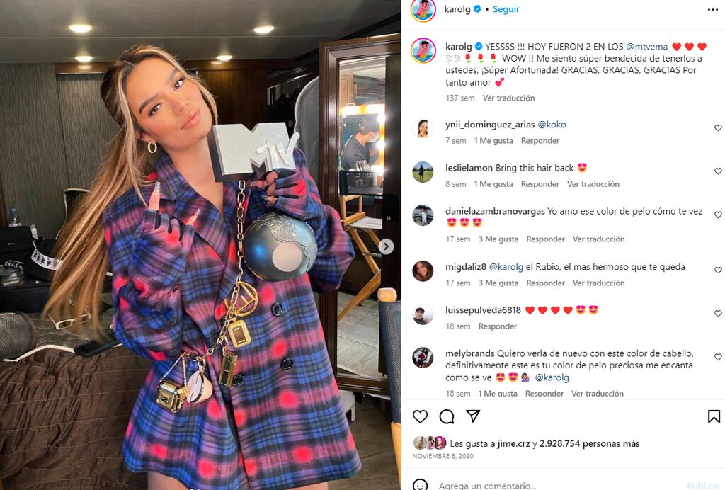 Karol G cabello rosa: la evolución y significado de sus tintes según ...