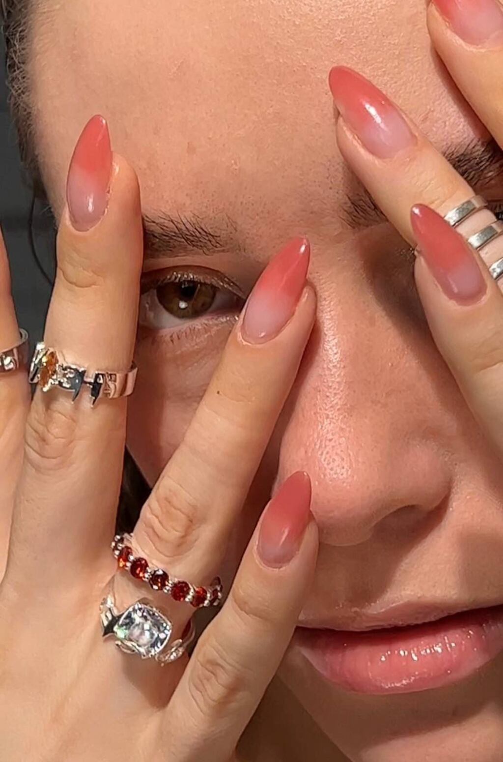 ¿Qué son las uñas difuminadas? La tendencia 2026 que supera al manicure ...