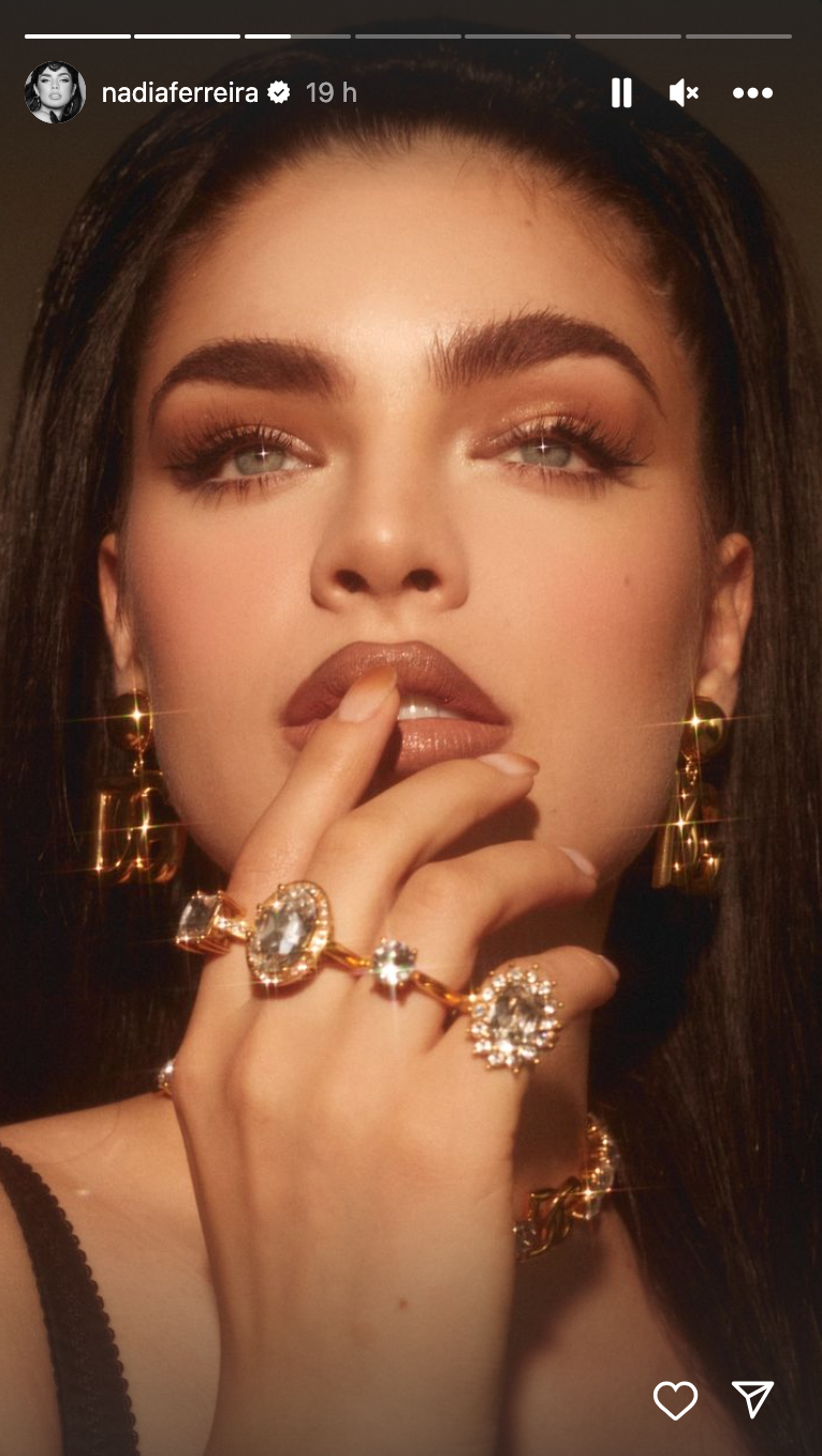 Nadia Ferreira: su look animal print estilo Anne Hathaway – Nueva Mujer