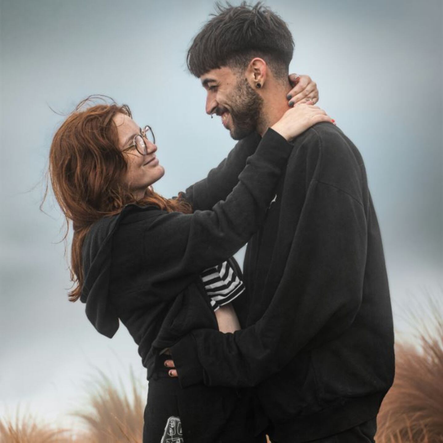 Pareja: qué significa que un hombre te agarre de la cintura – Nueva Mujer