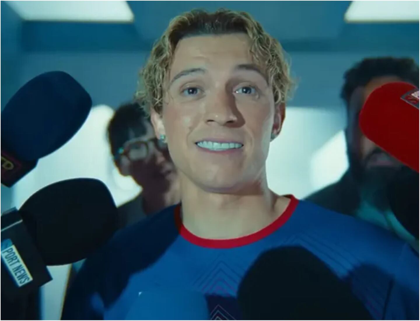 Tom Holland con nuevo look rubio lo comparan con Poncho Herrera en Amar ...