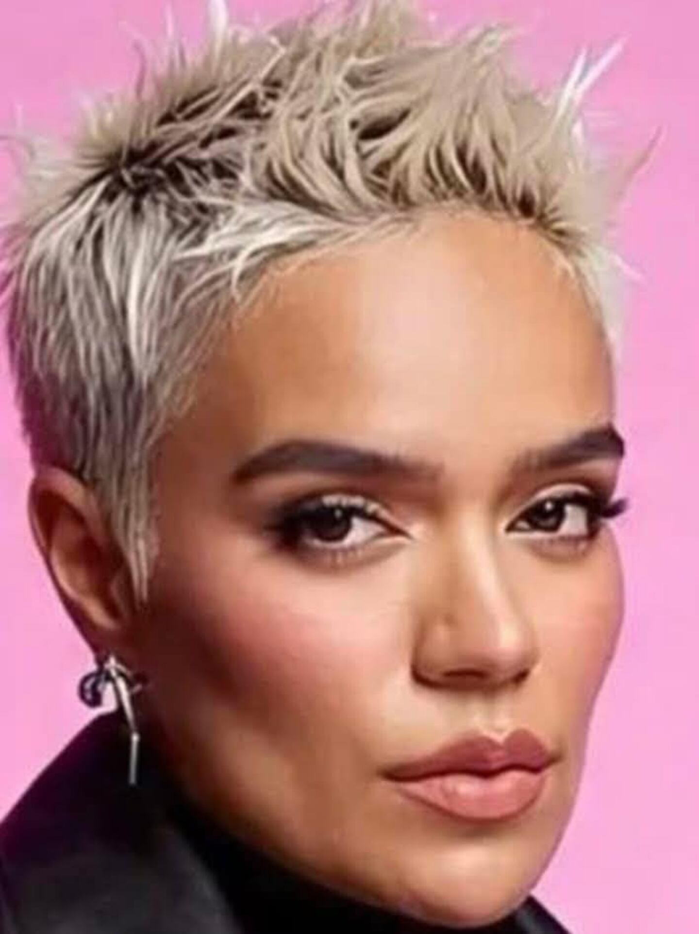 Karol G con cabello corto, la confunden con Lupita D'Alessio y hasta la Dra. Laura Salazar ...